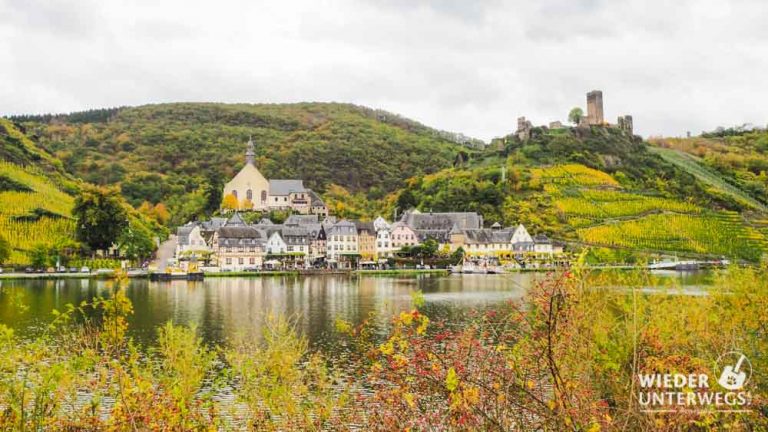 Der Bremmer Calmont: Gipfelkreuz und Klettersteig am steilsten Weinberg