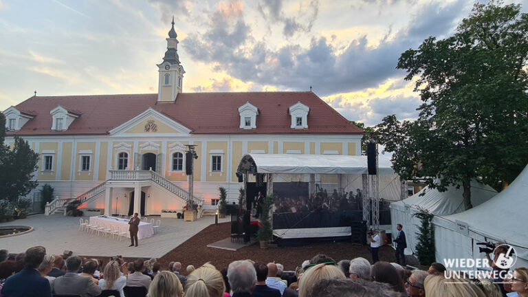 Operette Langenlois: Romantische Gefühle im Schloss Haindorf